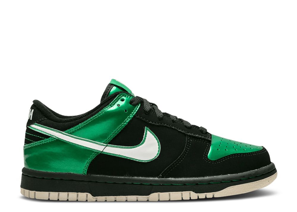 Dunk Low GS 'Green Lantern' - Nike - 310569 911 - black/white/lucky ...