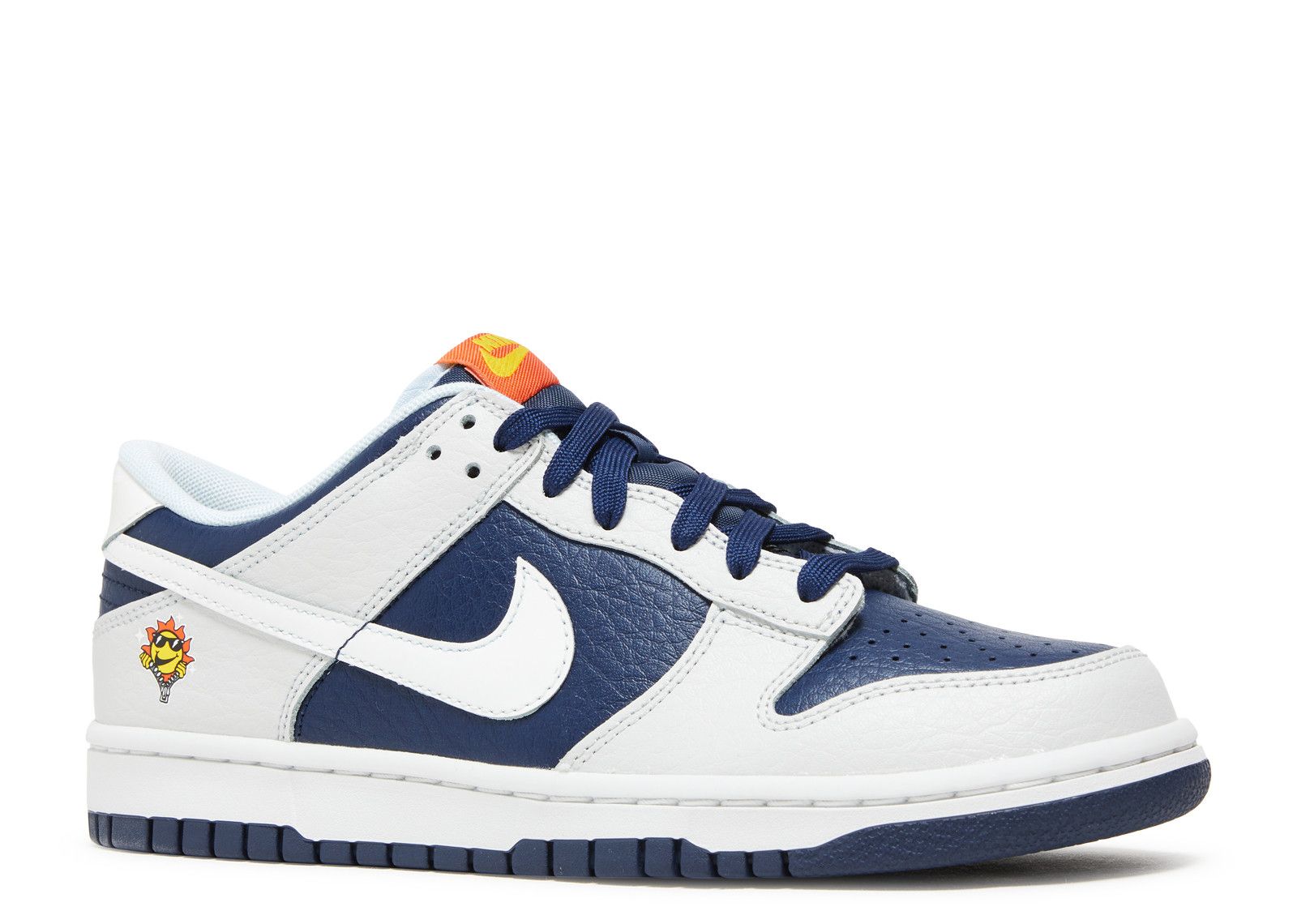 Dunk Low GS 'UV Reactive' - Nike - FN6968 025 - photon dust/white ...