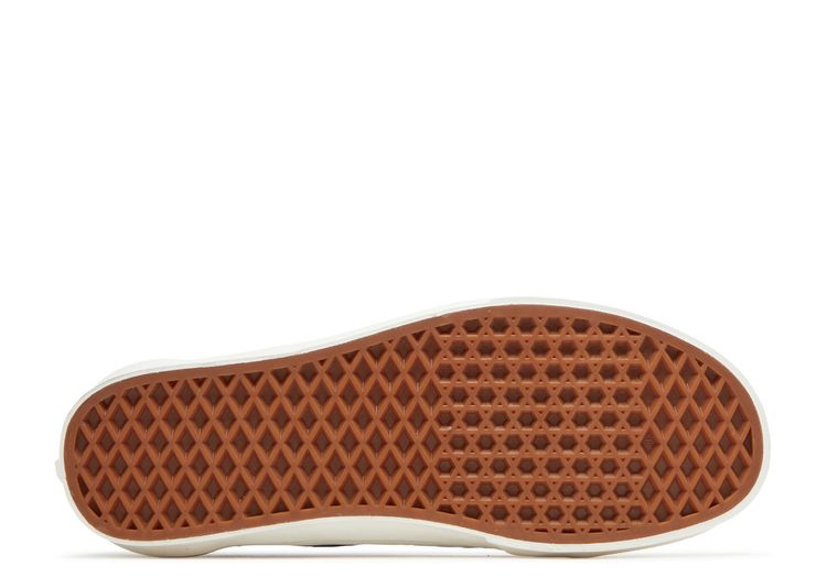 Old Skool 'Pig Suede Rabbit' - Vans - VN0A5KRF888 - rabbit/snow white ...