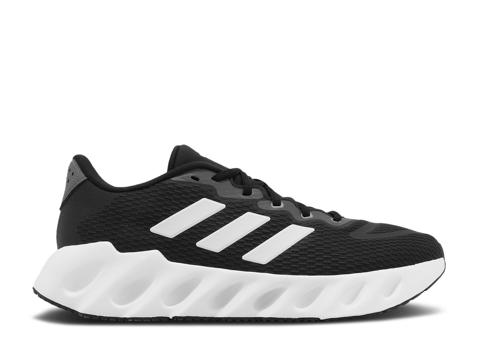 Switch Run 'Black White' - Adidas - IF5720 - core black/cloud white ...